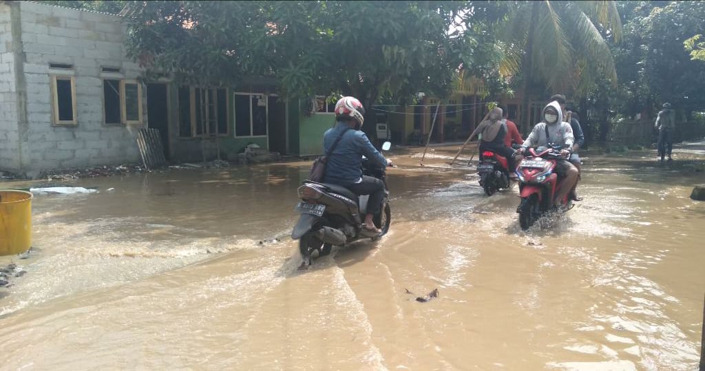 Duh! Tanjung Burung Kembali Banjir Akibat Cisadane Meluap Duh! Tanjung Burung Kembali Banjir Akibat Cisadane Meluap